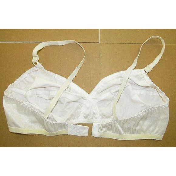 Mighty Hugs | Intimates & Sleepwear | New Mighty Hugs Bra Crisscross ...